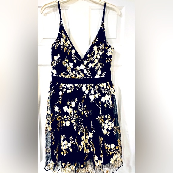 Express | Dresses | Stunning Floral Embroidered Express Dress | Poshmark